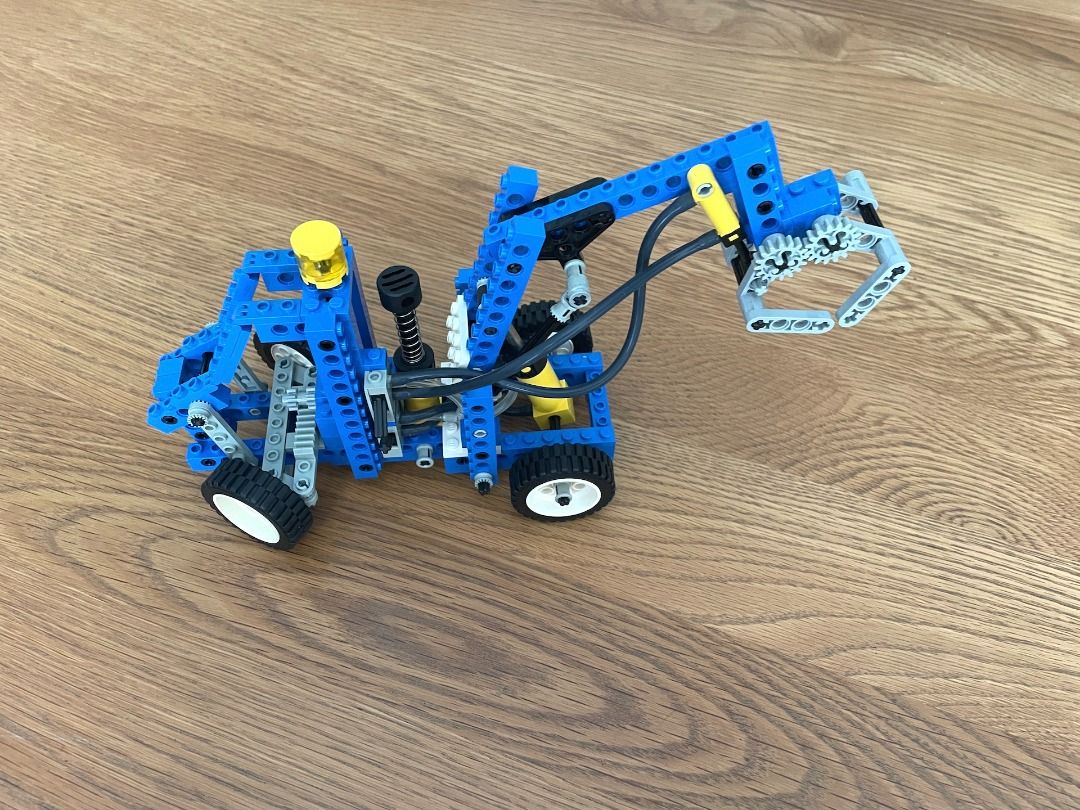 Vintage Technic LEGO set 8042 - Pneumatic set, Hobbies & Toys, Toys ...