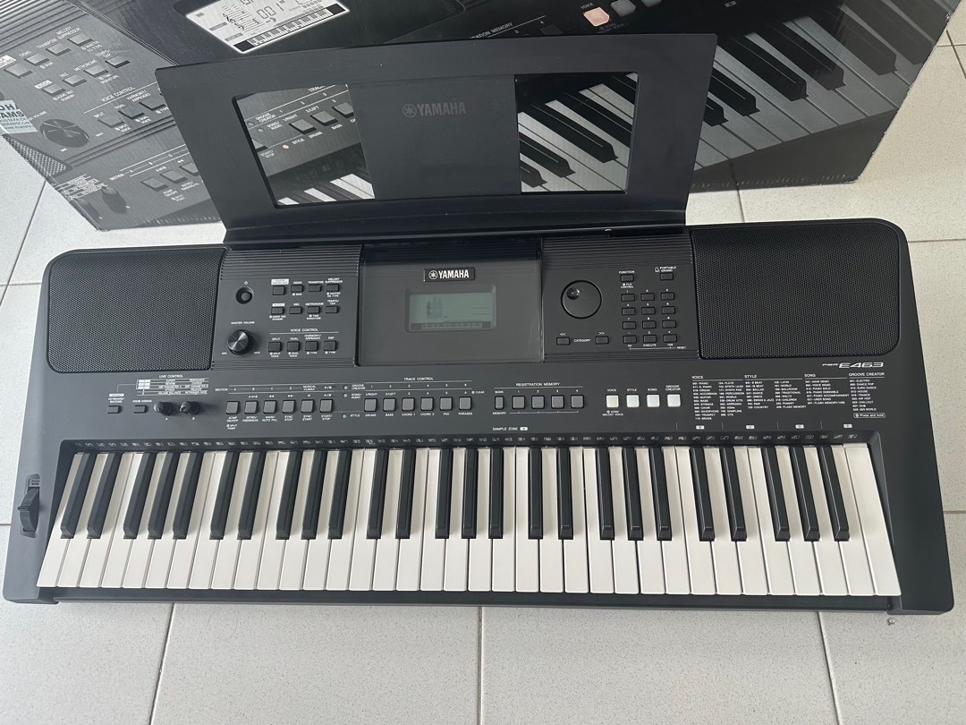 Yamaha PSR E463, Hobbies & Toys, Music & Media, Musical Instruments on ...