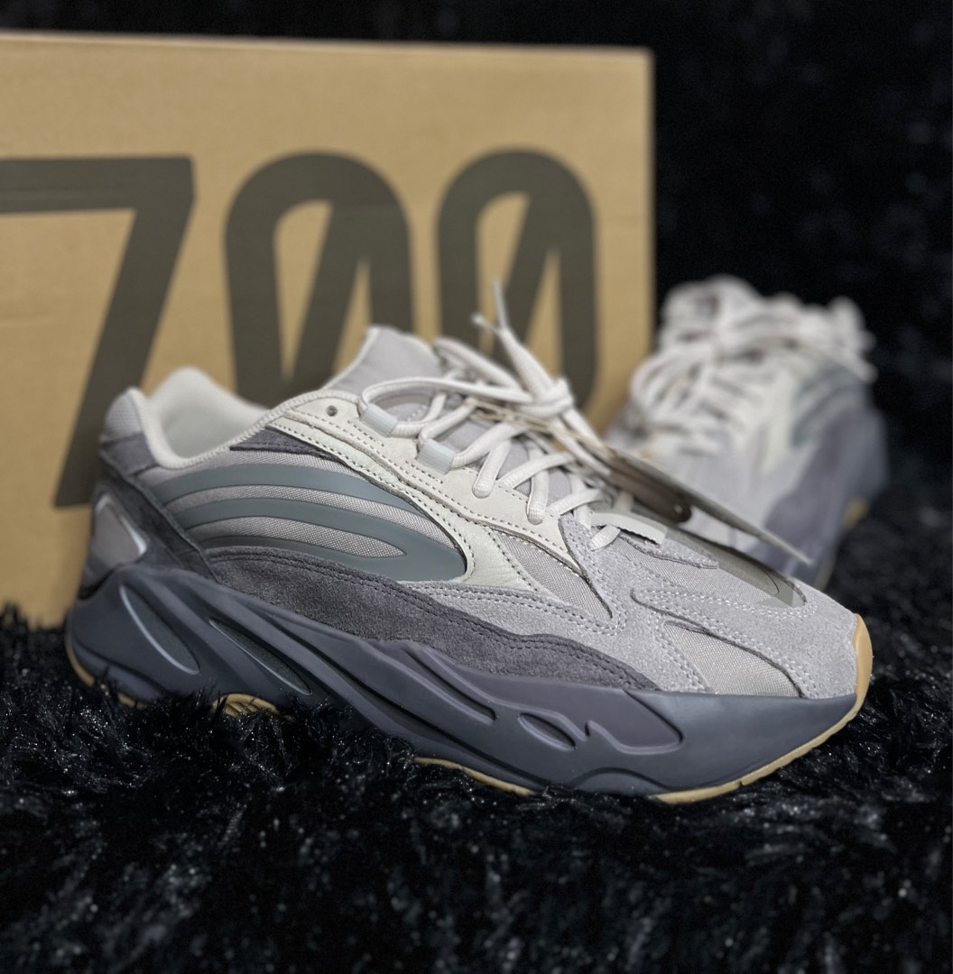 Yzy 700 tephra, Men's Fashion, Footwear, Sneakers on Carousell