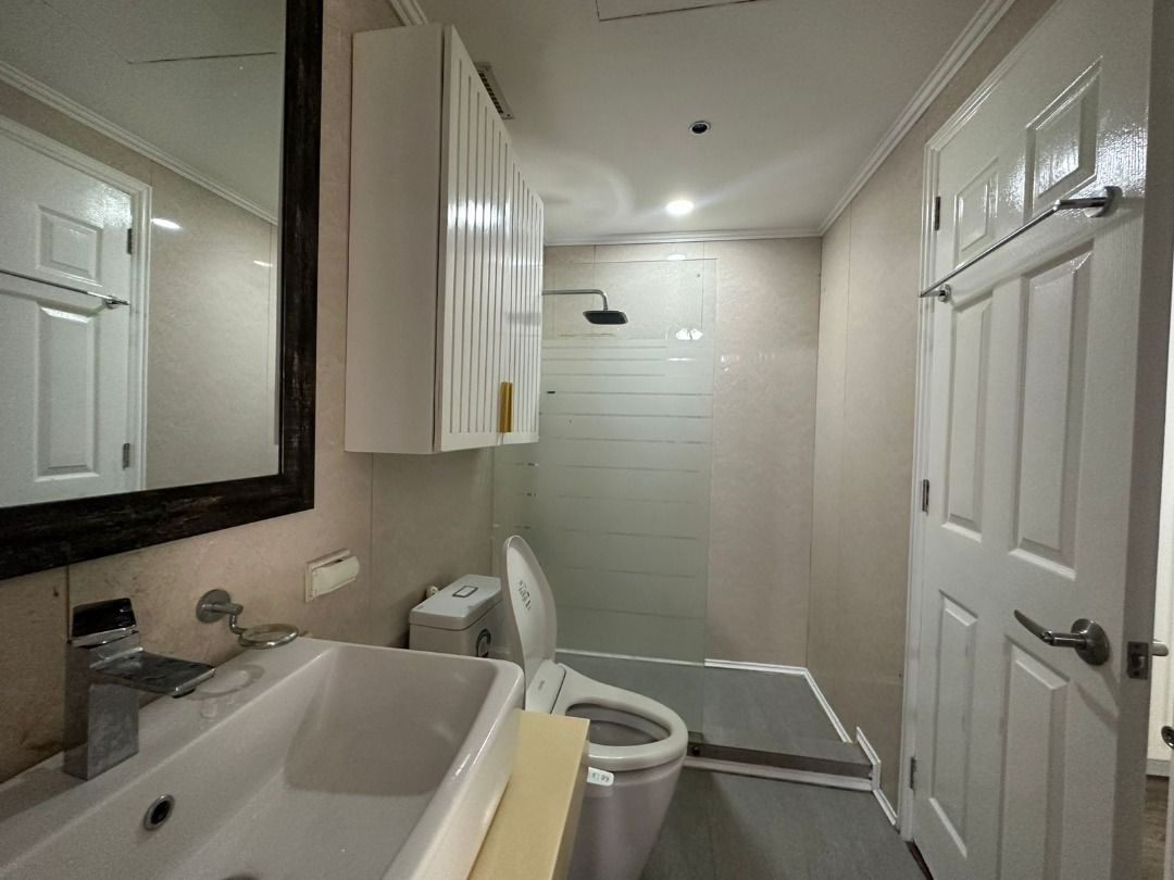 2BR Renaissance 2000 Corner Unit For Sale, Property, For Sale ...