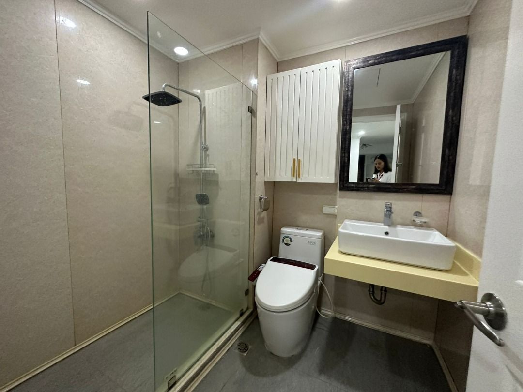 2BR Renaissance 2000 Corner Unit For Sale, Property, For Sale ...