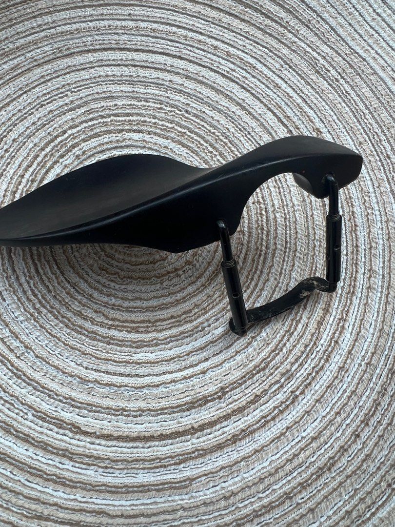 4/4 Violin standard chin rest, Hobbies & Toys, Music & Media, Music ...