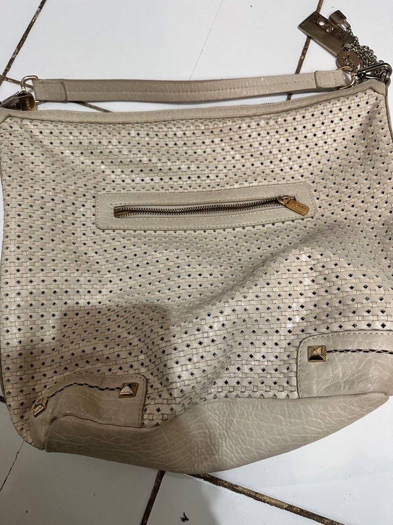 authentic bonia bag, Barang Mewah, Tas & Dompet di Carousell