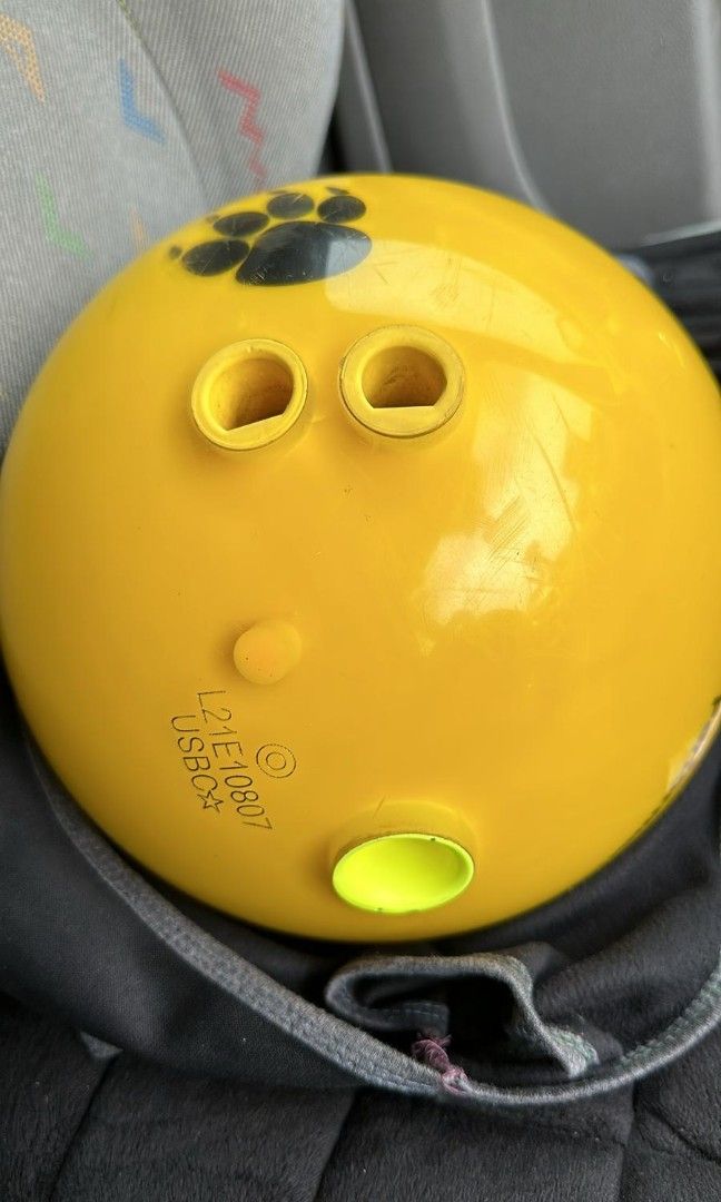 Badger bowling ball, Sports Equipment, Sports & Games, Billiards ...