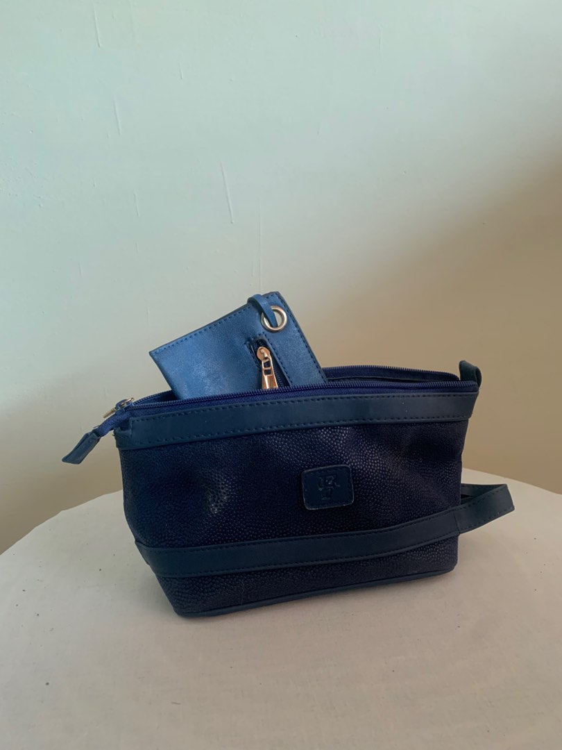 Blue Pouch Elegan, Fesyen Wanita, Tas & Dompet di Carousell