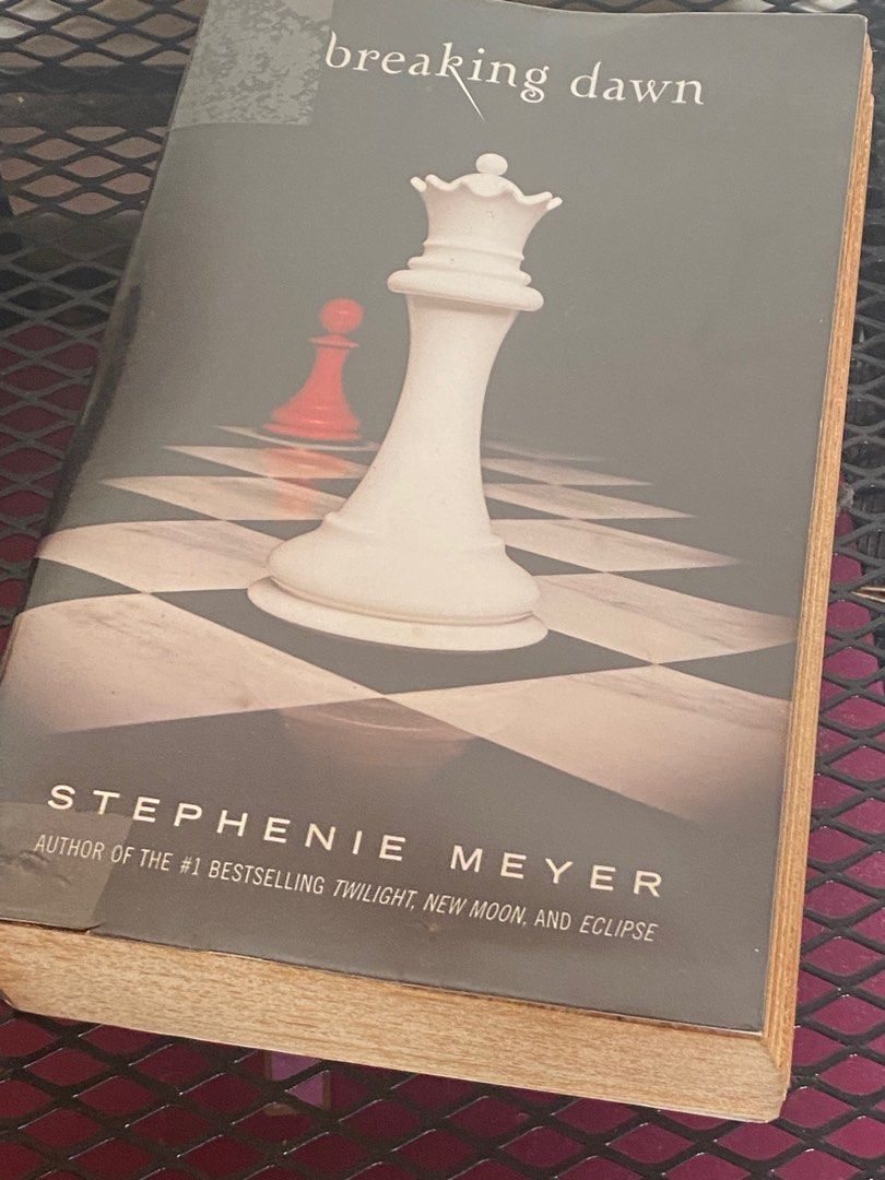 Breaking Dawn by Stephenie Meyer, Hobbies & Toys, Books & Magazines ...