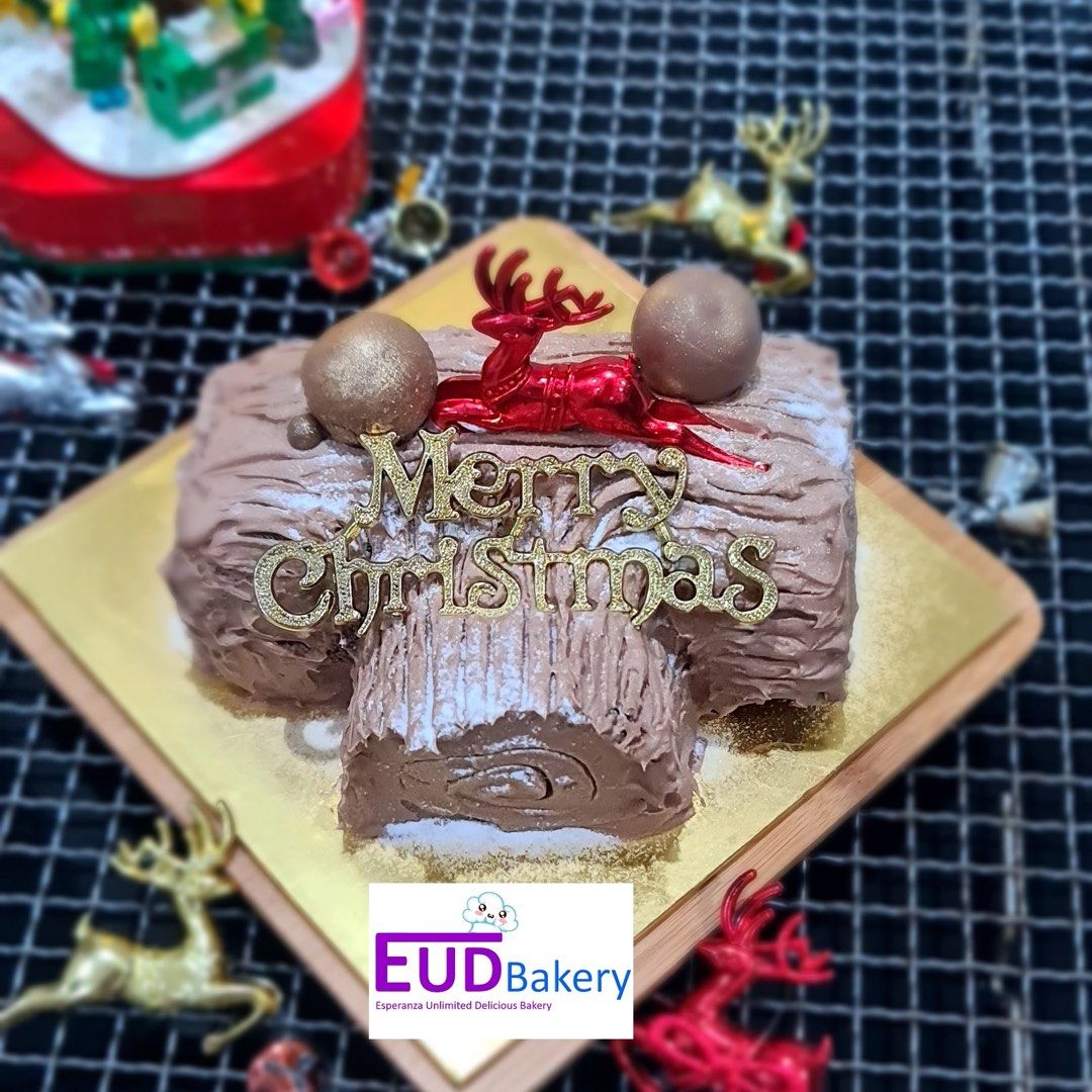 Christmas logcake, Food & Drinks, Homemade Bakes on Carousell