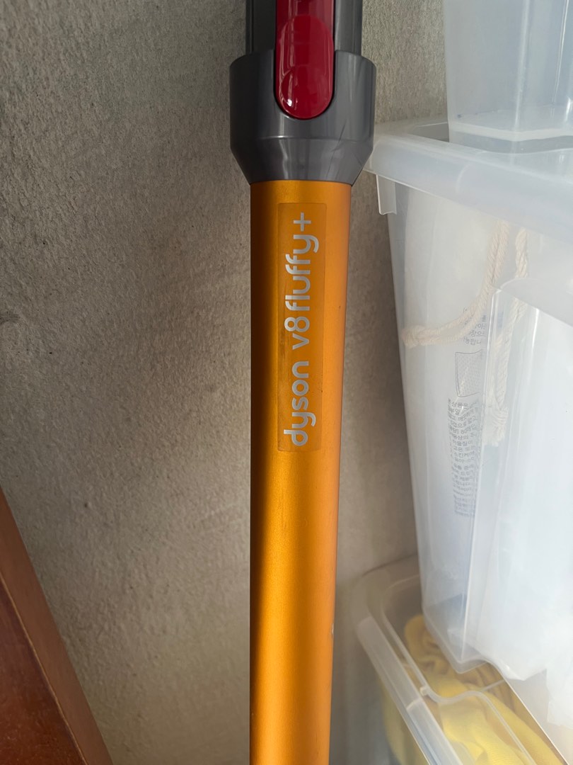 Dyson Fluffy V8, Furniture & Home Living, Cleaning & Homecare Supplies ...