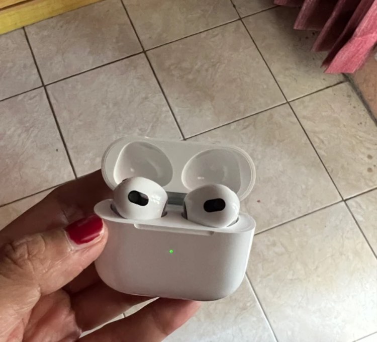 Earpods gen 3, Telepon Seluler & Tablet, iPhone, Others di Carousell