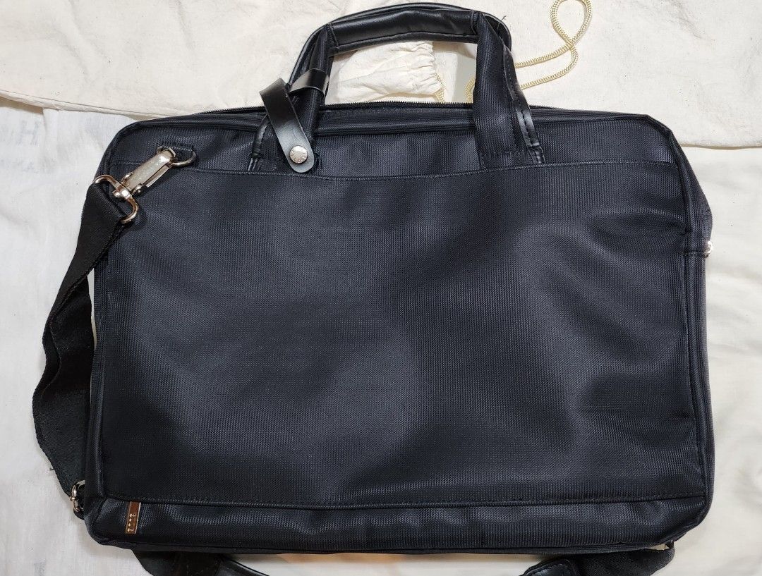 Elle Laptop Bag, Women's Fashion, Bags & Wallets, Cross-body Bags on ...