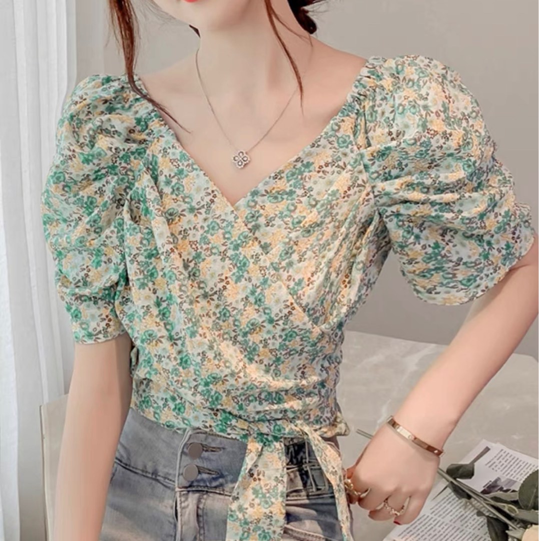 Floral Wrap Top green, Women's Fashion, Tops, Blouses on Carousell