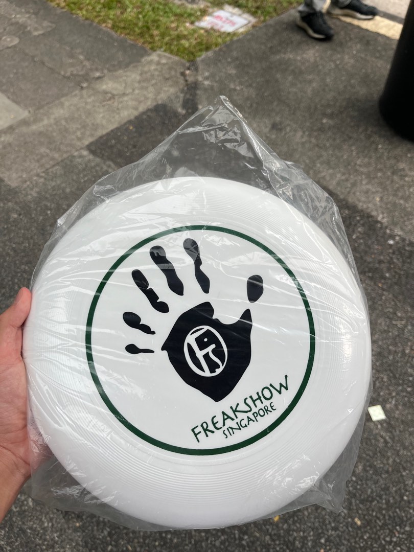 Freakshow frisbee, Sports Equipment, Sports & Games, Racket & Ball ...