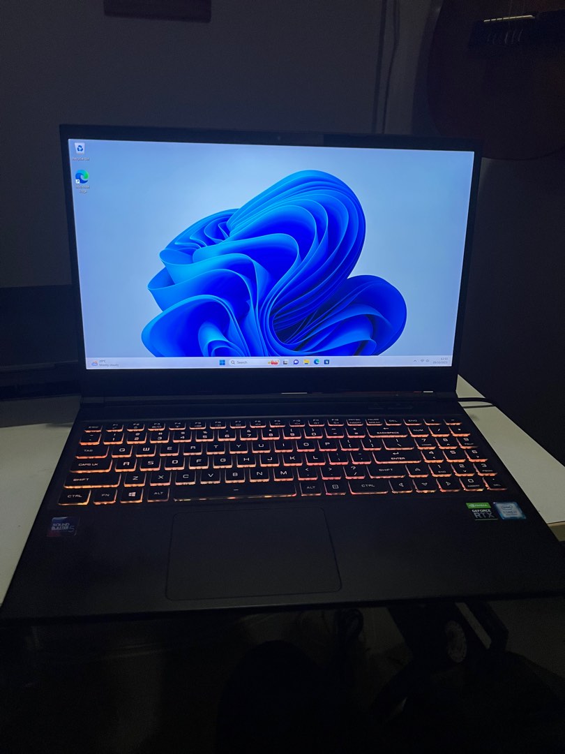 144 Hz monitor Gaming Laptop Aftershock Apex 15 Lite (2019) RTX 2060 ...