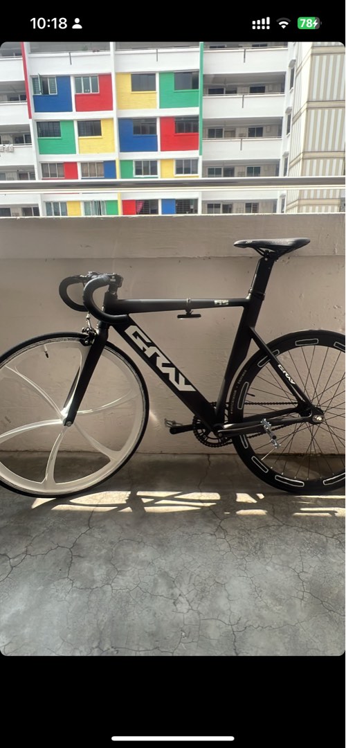 Gray fixie fs, Sports Equipment, Bicycles & Parts, Bicycles on Carousell