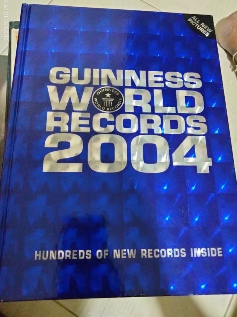 Guinness World Record Book, Hobbies & Toys, Books & Magazines, Fiction ...