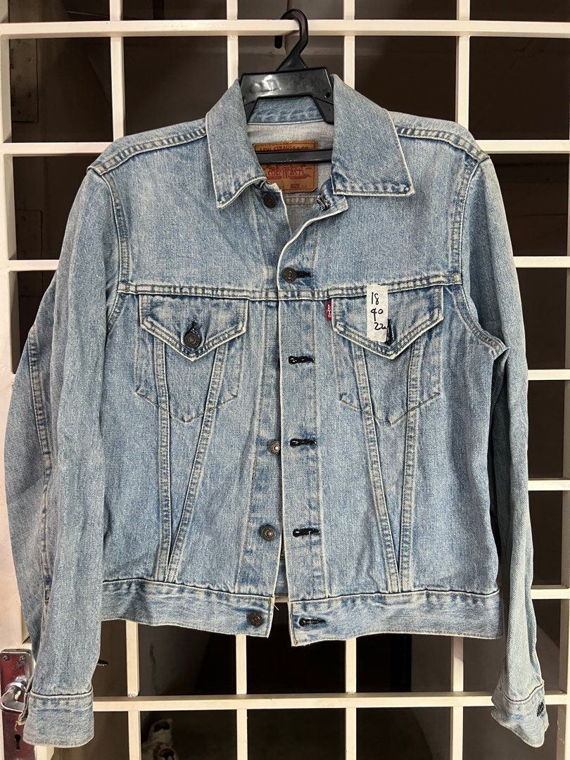 Jacket denim ada tag LEVIS, Women's Fashion, Coats, Jackets and ...