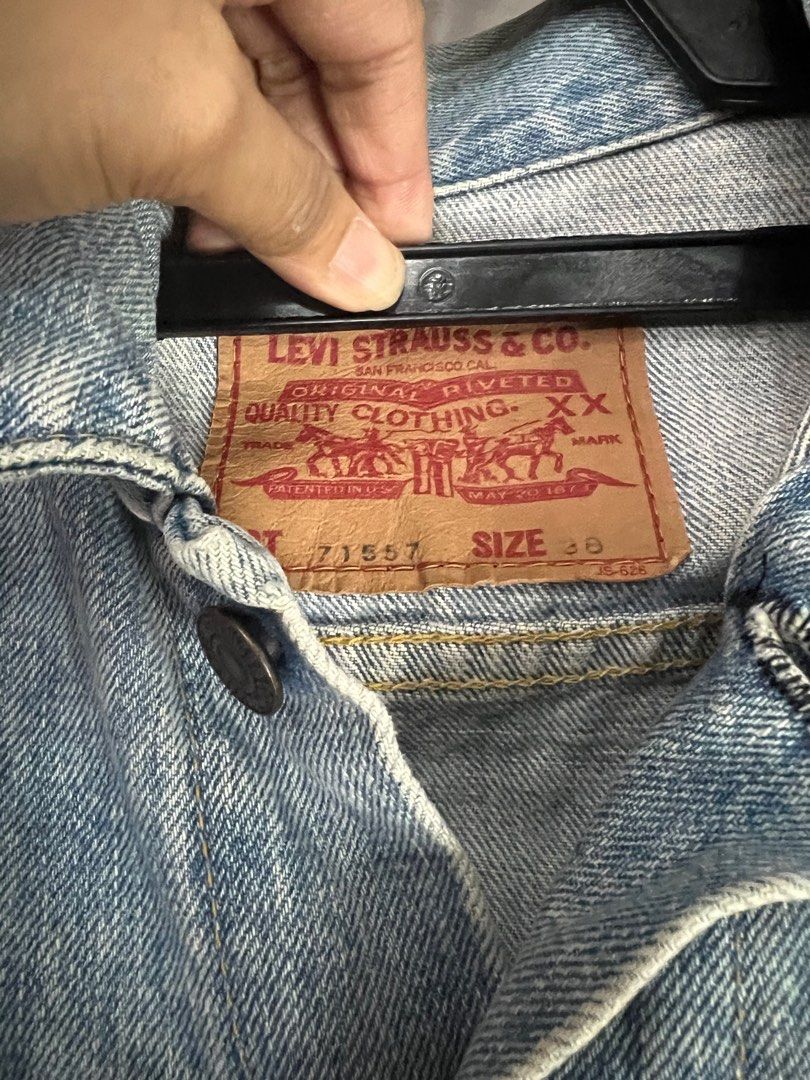 Jacket denim ada tag LEVIS, Women's Fashion, Coats, Jackets and ...