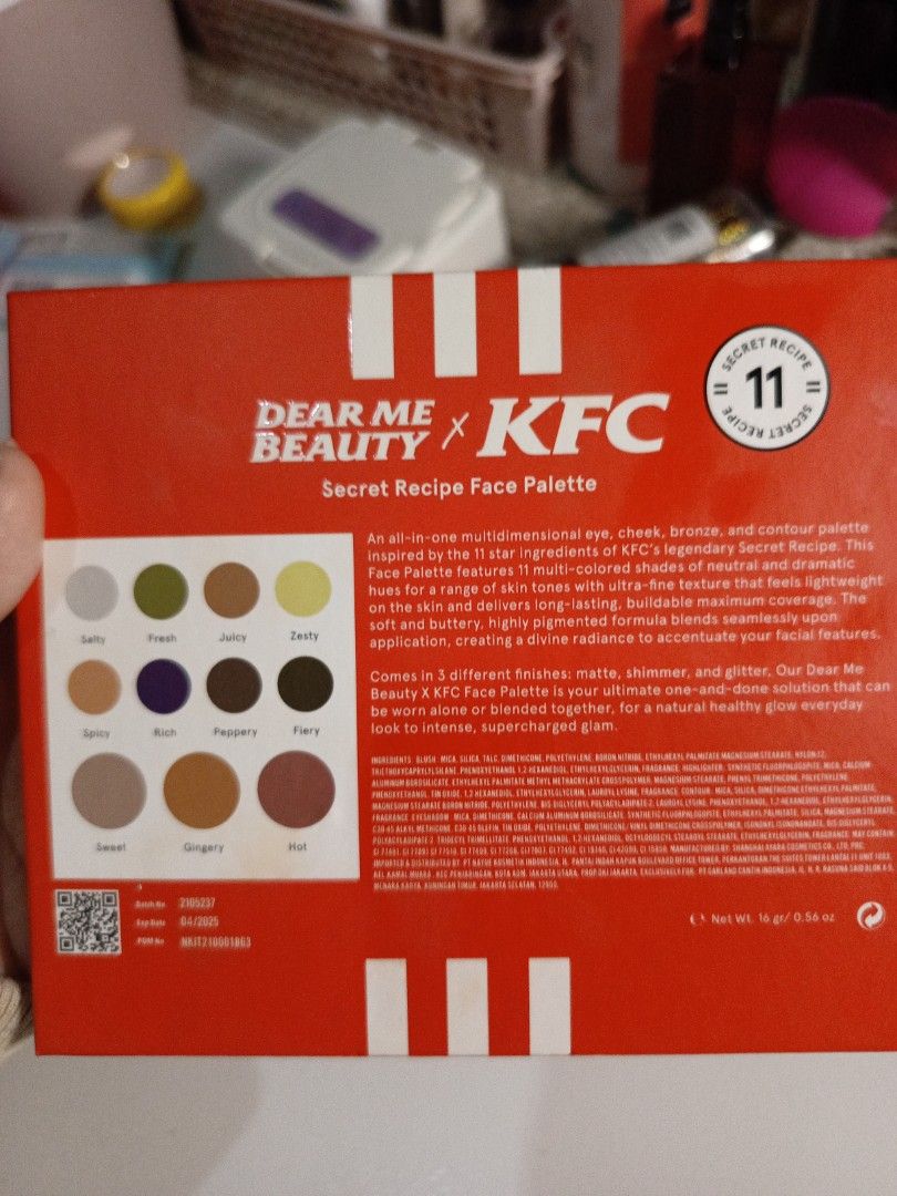 KFC DEAR ME FACE PALLETE, Kesehatan & Kecantikan, Rias Wajah di Carousell