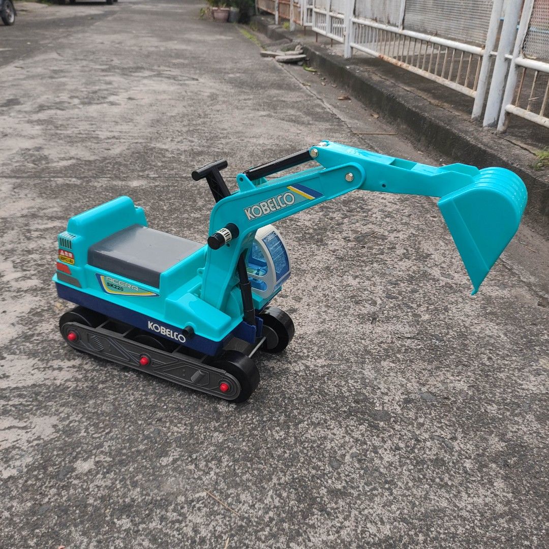 Kobelco MANUAL Backhoe Ride On Japan, Babies & Kids, Infant Playtime on ...