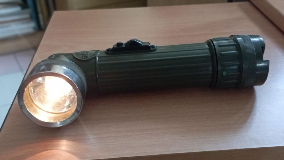 KOREA TAESUNG US ARMY MILITARY FLASHLIGHT 50s, Hobbies & Toys ...