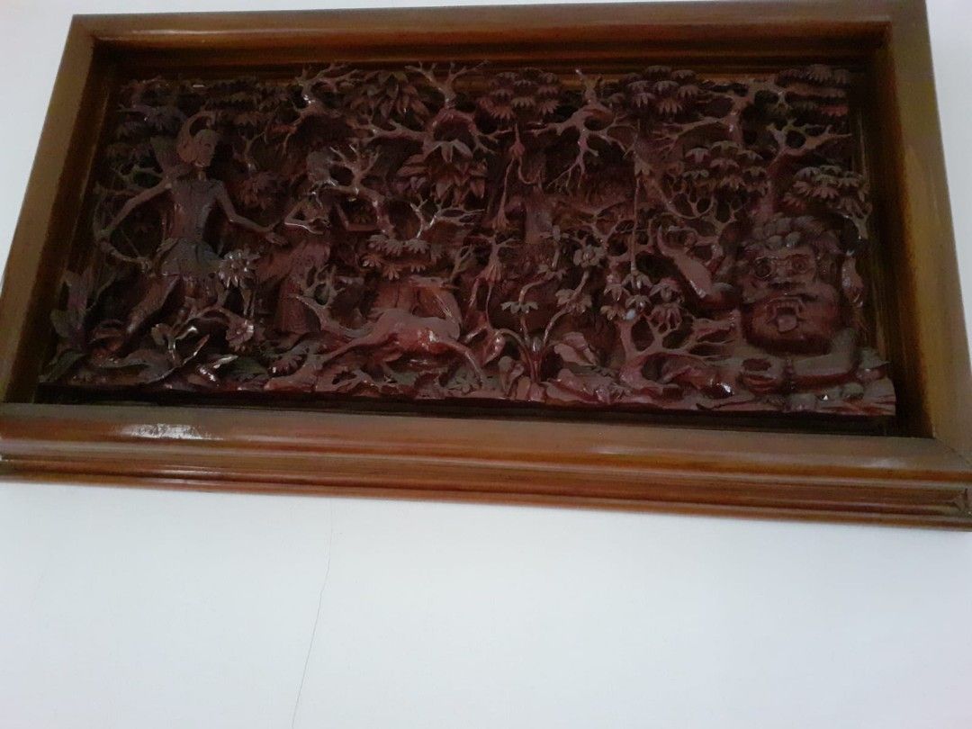 Lukisan ukir media kayu antik, Antik, Pajangan di Carousell