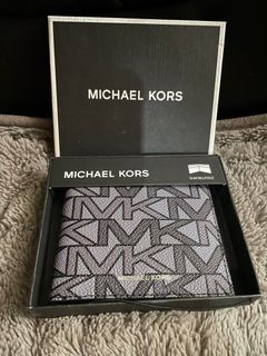 Michael Kors wallet, Women's Fashion, Bags & Wallets, Wallets & Card ...