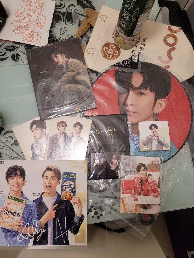 Mirror Anson Lo 盧瀚霆 Edan Lui呂爵安 周邊 親筆簽名, 興趣及遊戲, 收藏品及紀念品, 明星周邊 - Carousell