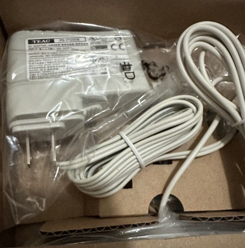 Muji cd player 日本版 中古物品 2016年製 無印良品 cd機 掛牆式 壁掛式, 興趣及遊戲, 音樂、樂器 & 配件, 音樂與 ...