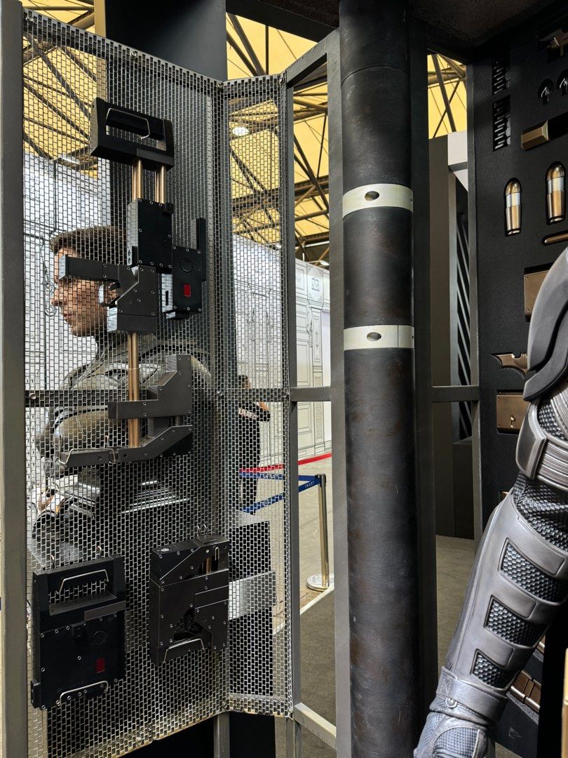 New PREORDER‼️QUEEN STUDIOS Christian Bale Batman Bust, Life Size Statue and Life Size Armory ...