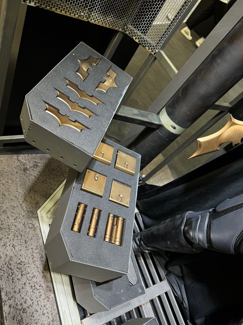 New PREORDER‼️QUEEN STUDIOS Christian Bale Batman Bust, Life Size Statue and Life Size Armory ...