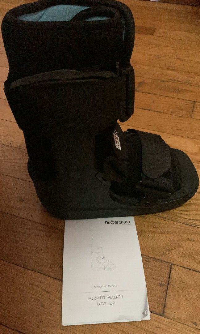 Ossur ankle walker black boot, Health & Nutrition, Medical Supplies ...