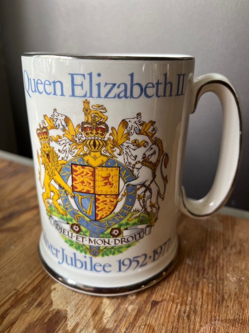 Queen Elizabeth II Silver Jubilee mug 1977, Hobbies & Toys, Memorabilia ...