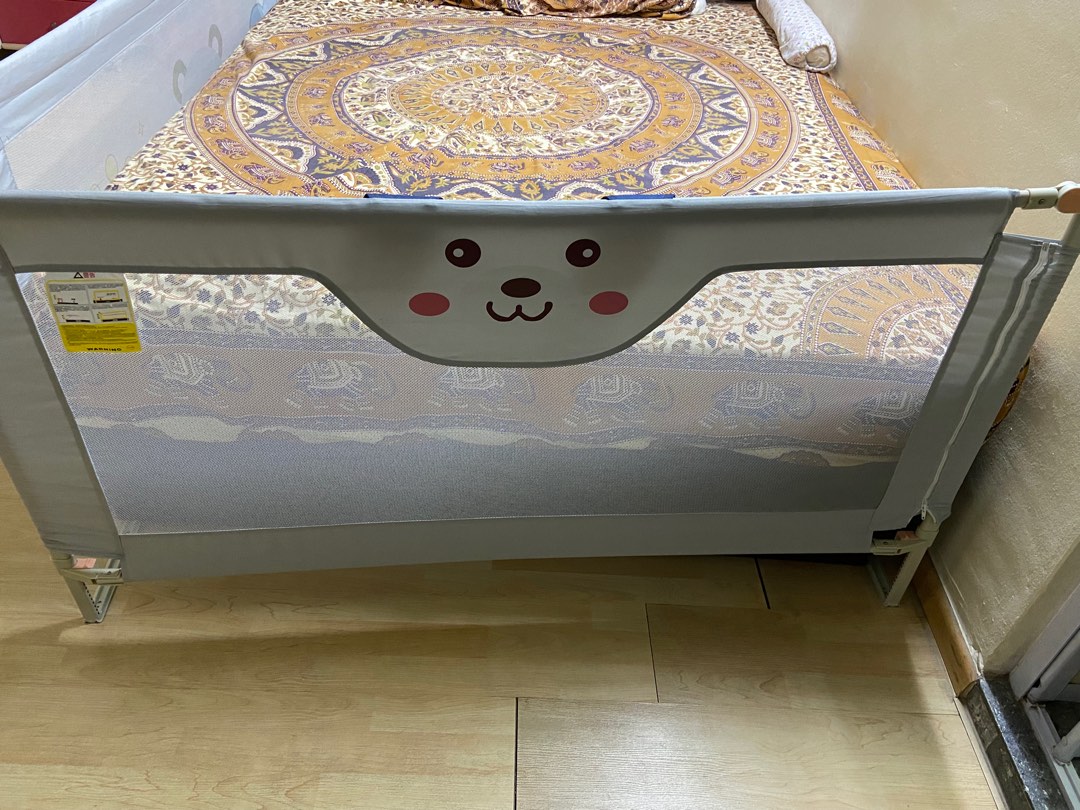 Queen size Bed safety railing ( single side - 1.5cm long), Babies ...