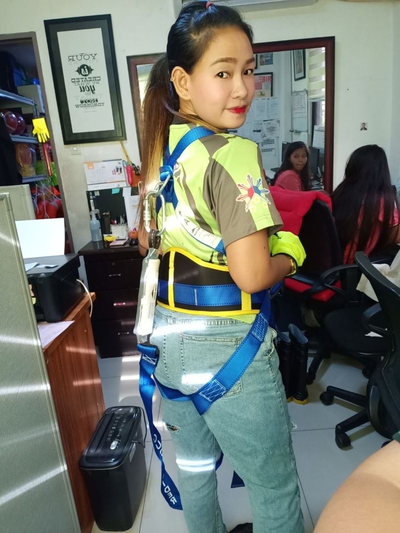 SAFETY FULL BODY HARNESS, Commercial & Industrial, Construction ...
