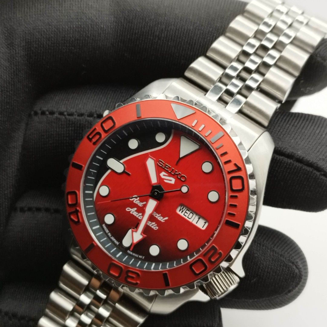 Seiko divers red special custom, Men's Fashion, Watches & Accessories ...