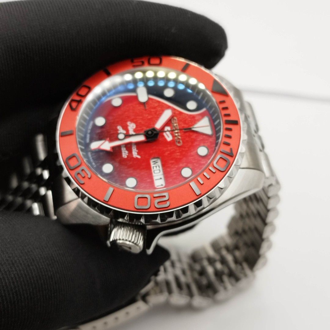 Seiko divers red special custom, Men's Fashion, Watches & Accessories ...
