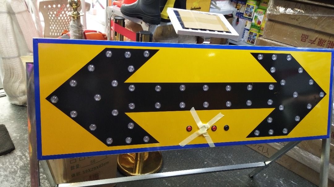 solar arrow lights flashing warning lights, Commercial & Industrial ...