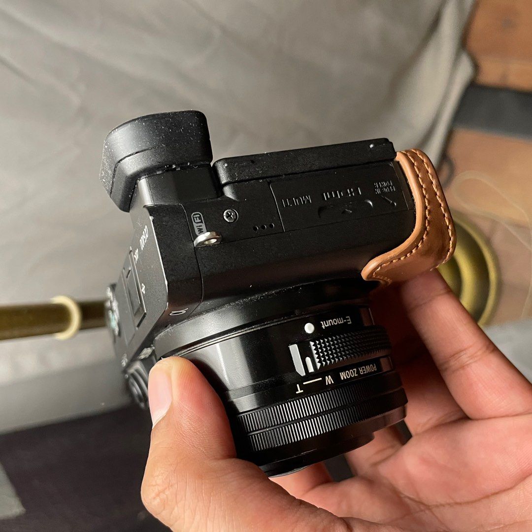 Sony Alpha a6400 Mirrorless Camera Bundle - Mint Condition - 2 original ...