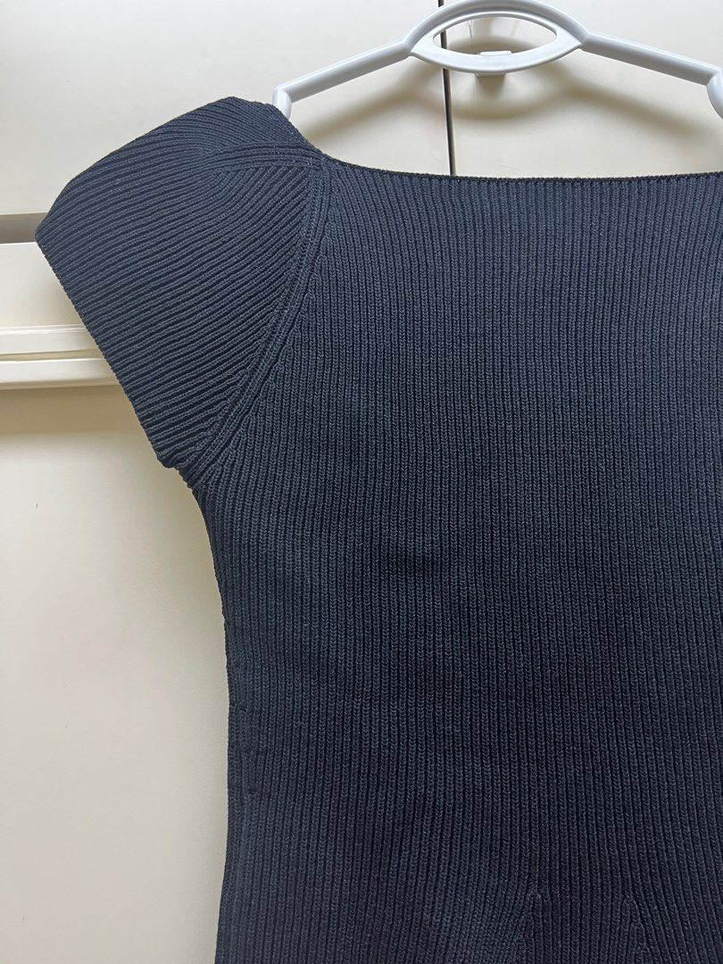 Sourceunknown Black Sweetheart Neckline Top Womens Fashion Tops Blouses On Carousell