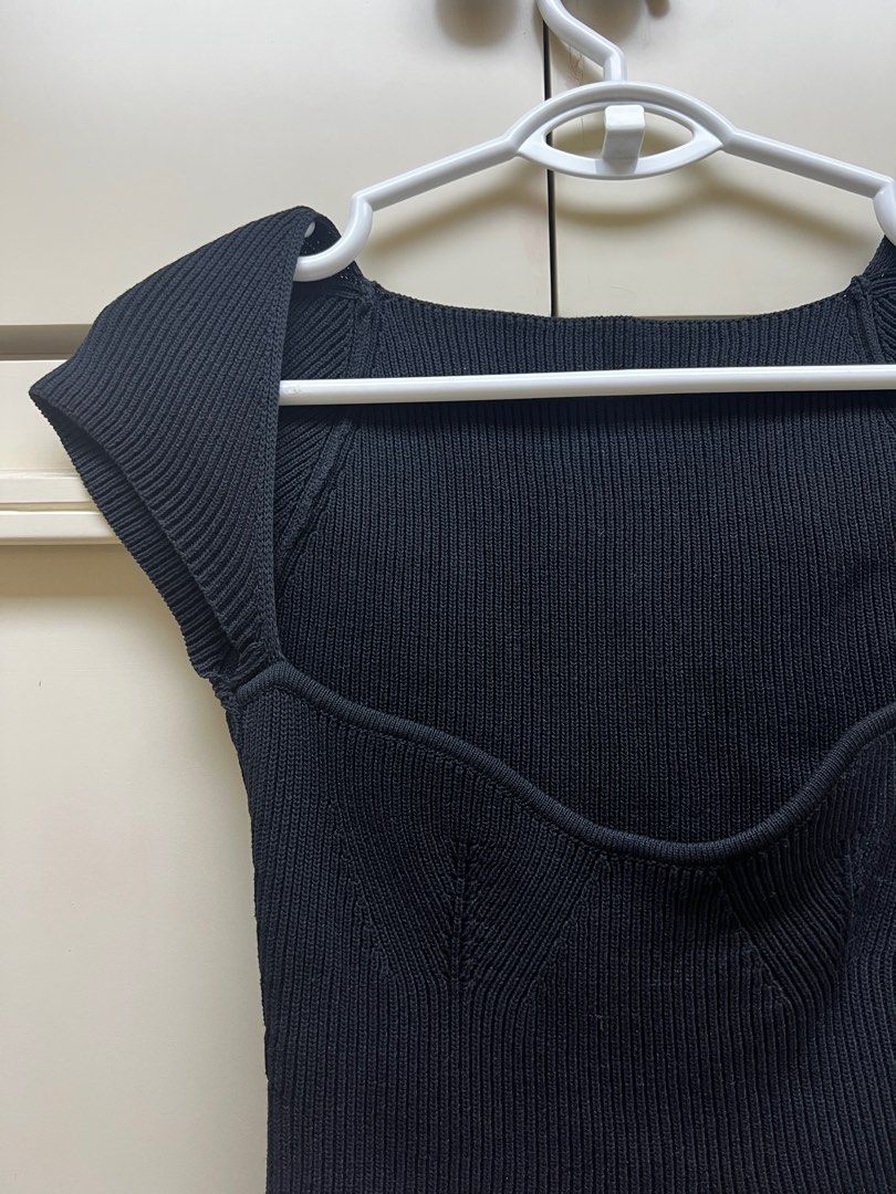 Sourceunknown Black Sweetheart Neckline Top Womens Fashion Tops Blouses On Carousell