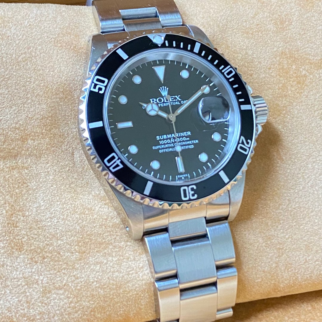 Submariner date 16610 pre ceramic 40mm swiss only dial inmaculate ...