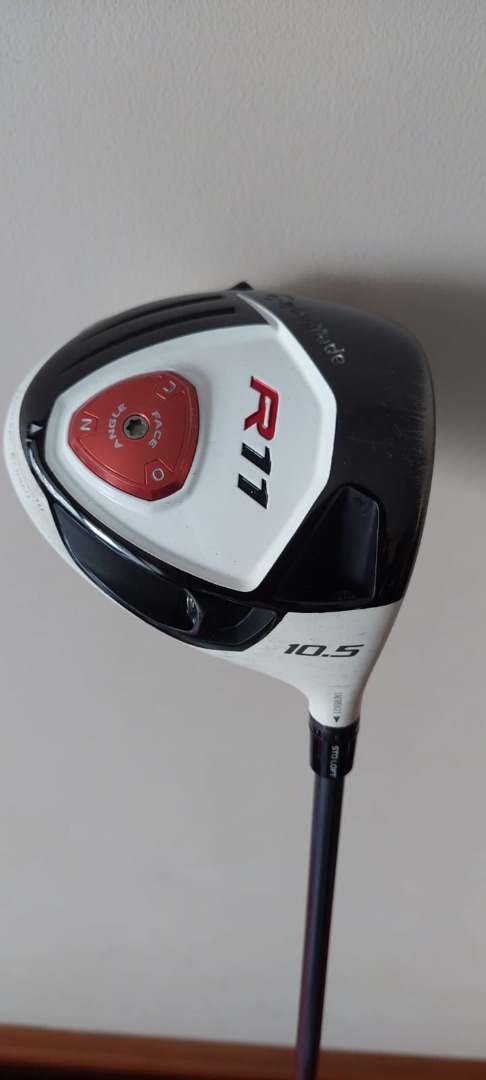 TaylorMade R11 Driver , Sports Equipment, Sports & Games, Golf on Carousell