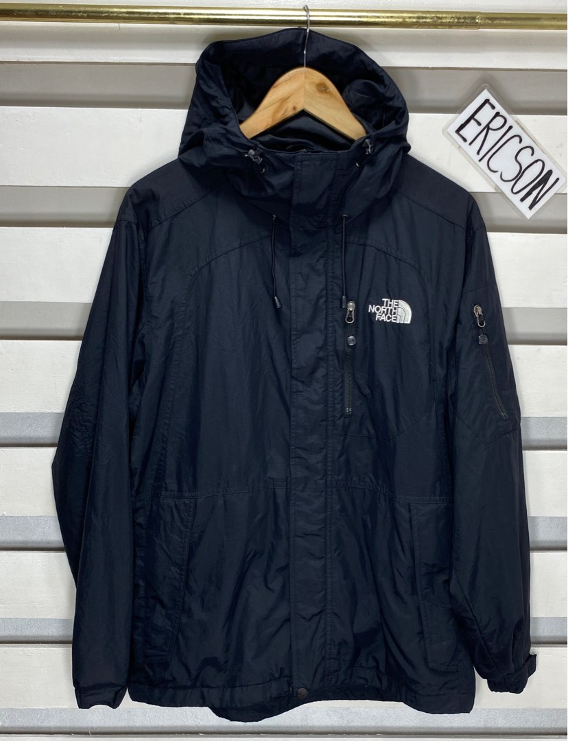 TNF windbreaker, Men's Fashion, Coats, Jackets and Outerwear on Carousell