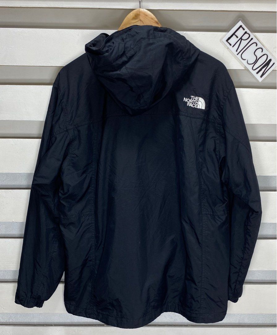TNF windbreaker, Men's Fashion, Coats, Jackets and Outerwear on Carousell