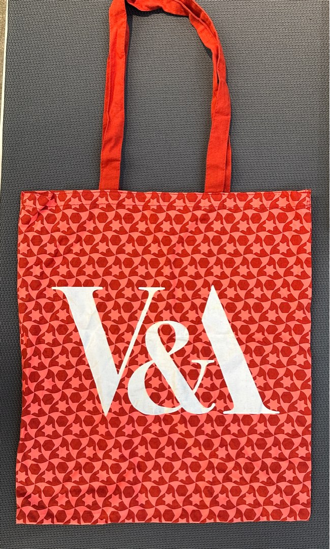 V&A Tote Bag, 女裝, 手袋及銀包, Tote Bags - Carousell