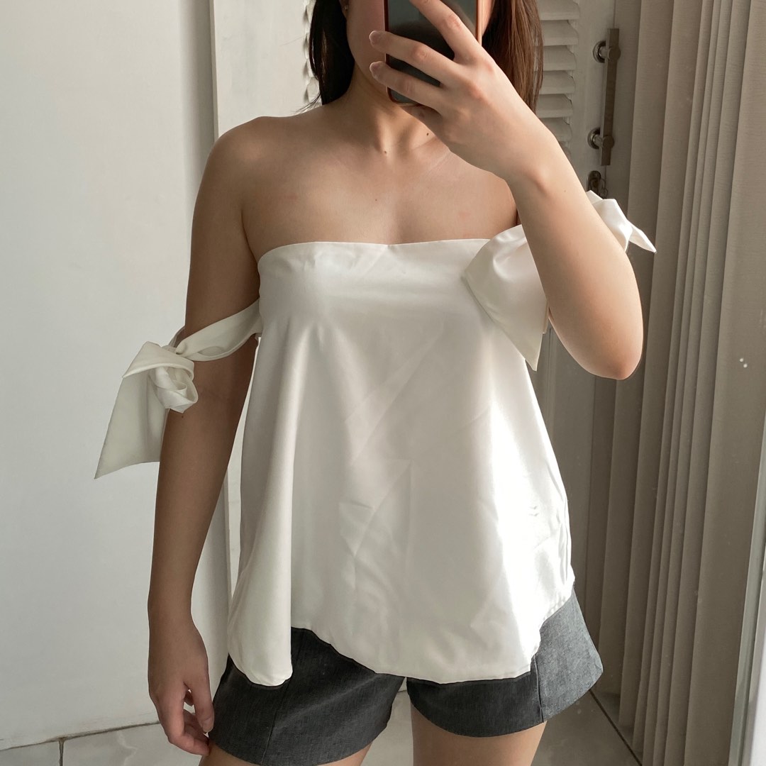 White Sabrina Top // Atasan Sabrina Putih, Fesyen Wanita, Pakaian Wanita, Atasan di Carousell