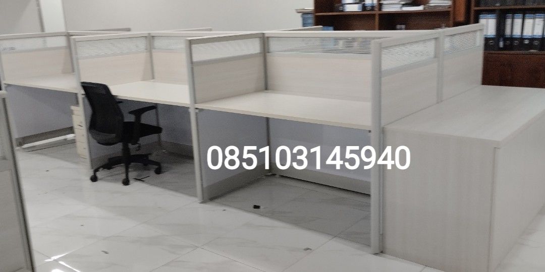 Workstation meja lapis hpl, Perabotan Rumah di Carousell