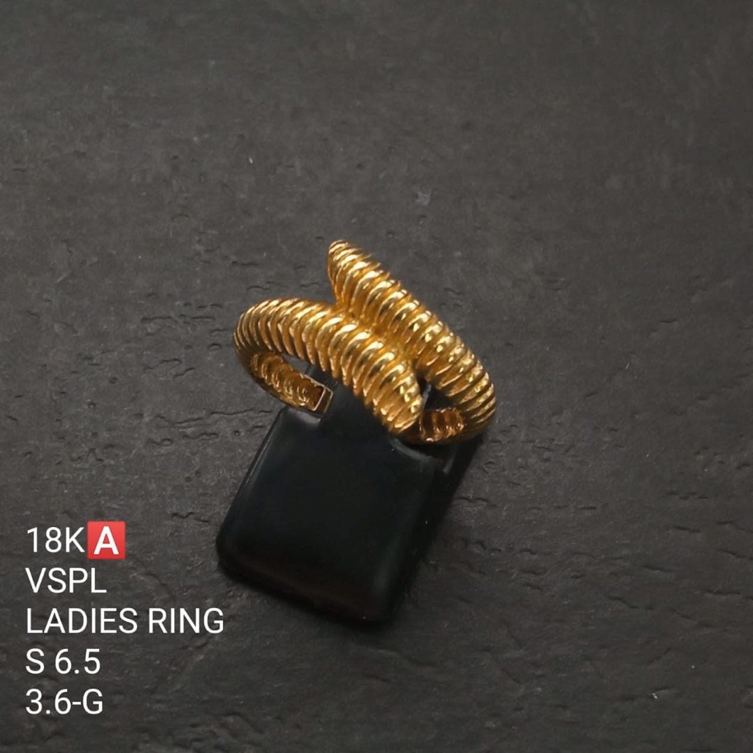 Worm Ring, Women's Fashion, Jewelry & Organizers, Rings on Carousell