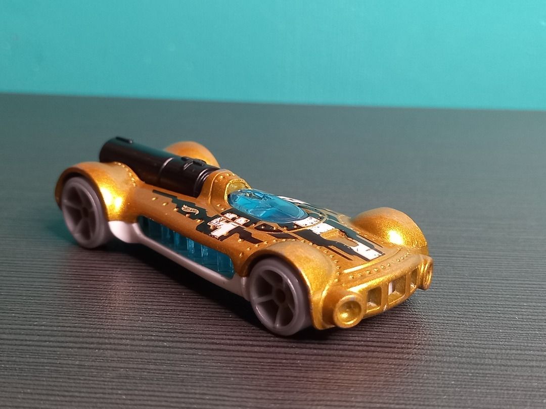 2010 Mattel Hot Wheels Retro-Active Gold Car Diecast 1:64, Hobbies ...
