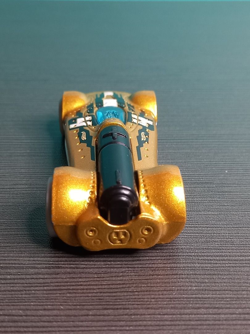 2010 Mattel Hot Wheels Retro-Active Gold Car Diecast 1:64, Hobbies ...